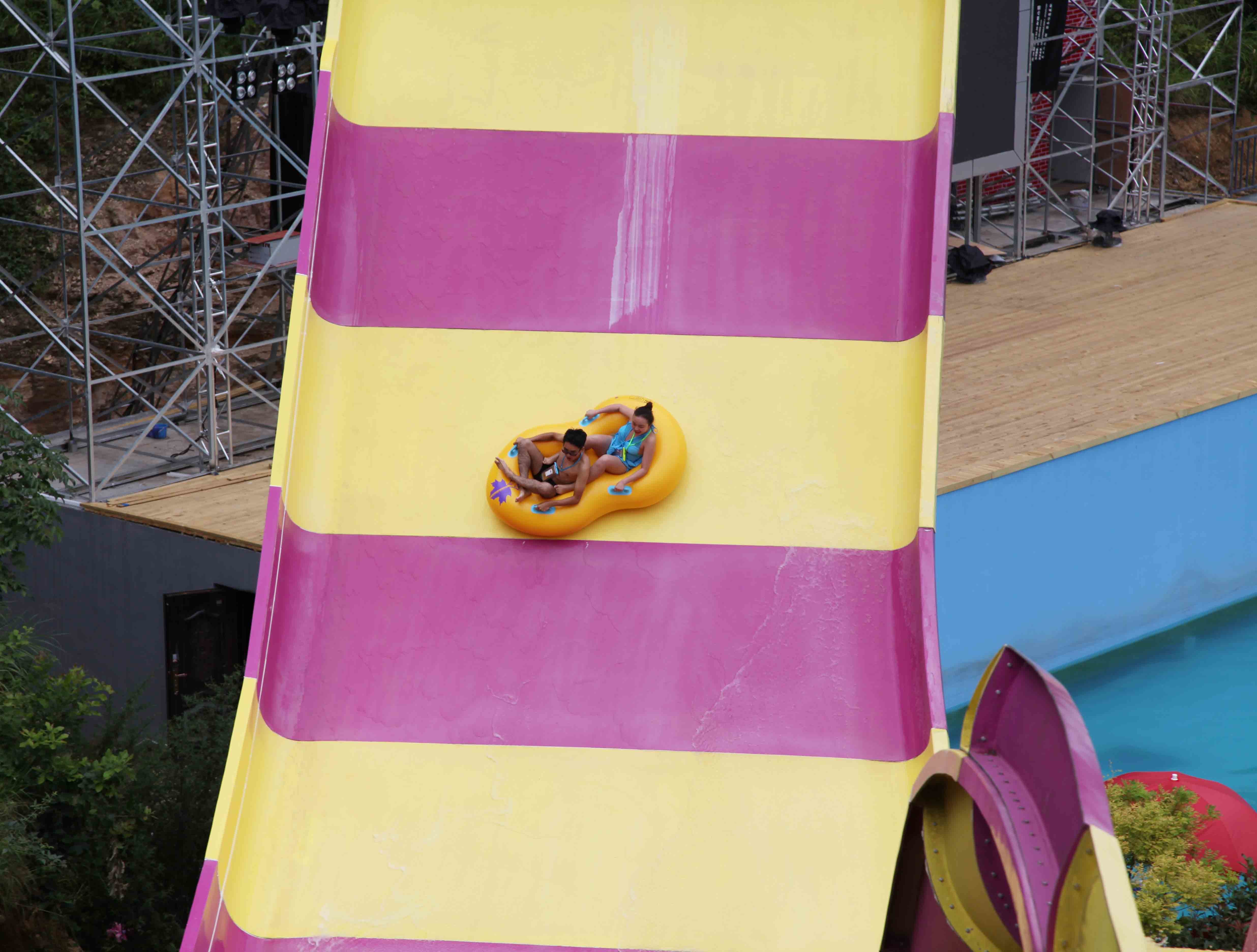 Custom Big Water Slides , Amusement Park Boomerang Aqua Slide For 2 ...